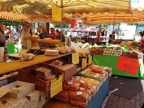 Shopping at Bauernmarkt Konstablerwache | Frankfurt - What to Expect ...