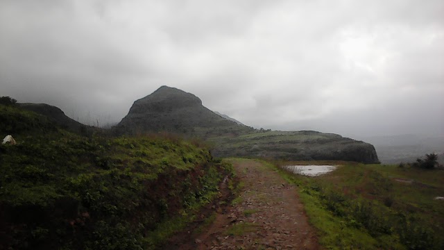 Hike Up to Bitangad Fort | Igatpuri - What to Expect | Timings | Tips ...