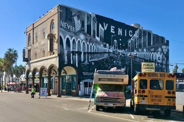 Roam Around the Venice Beach, Los Angeles - Things to Do, Timings & Photos