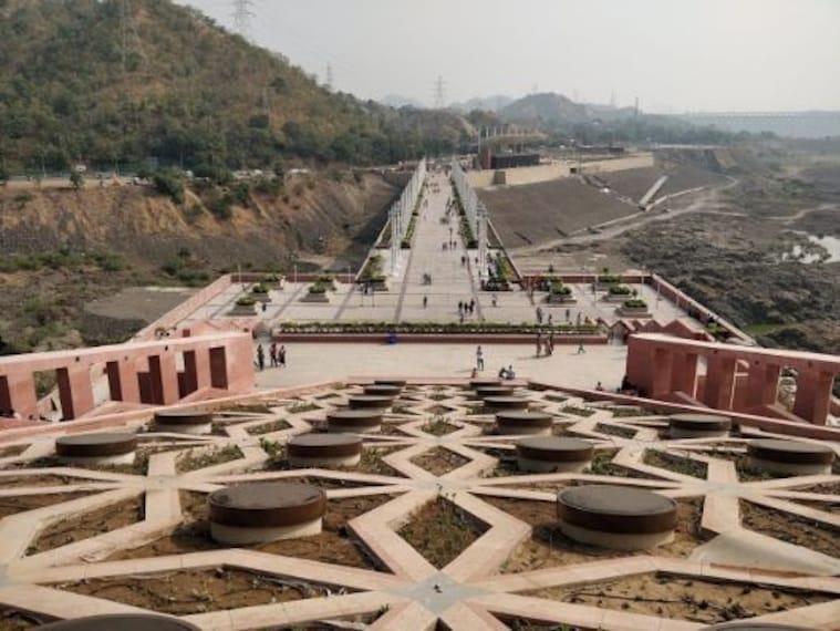 Statue of Unity | Vadodara - What to Expect | Timings | Tips - Trip ...