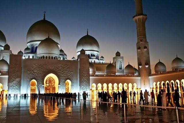Sheikh Zayed Mosque | Abu Dhabi - What to Expect | Timings | Tips ...