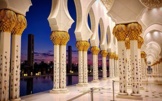 Sheikh Zayed Mosque | Abu Dhabi - What to Expect | Timings | Tips ...