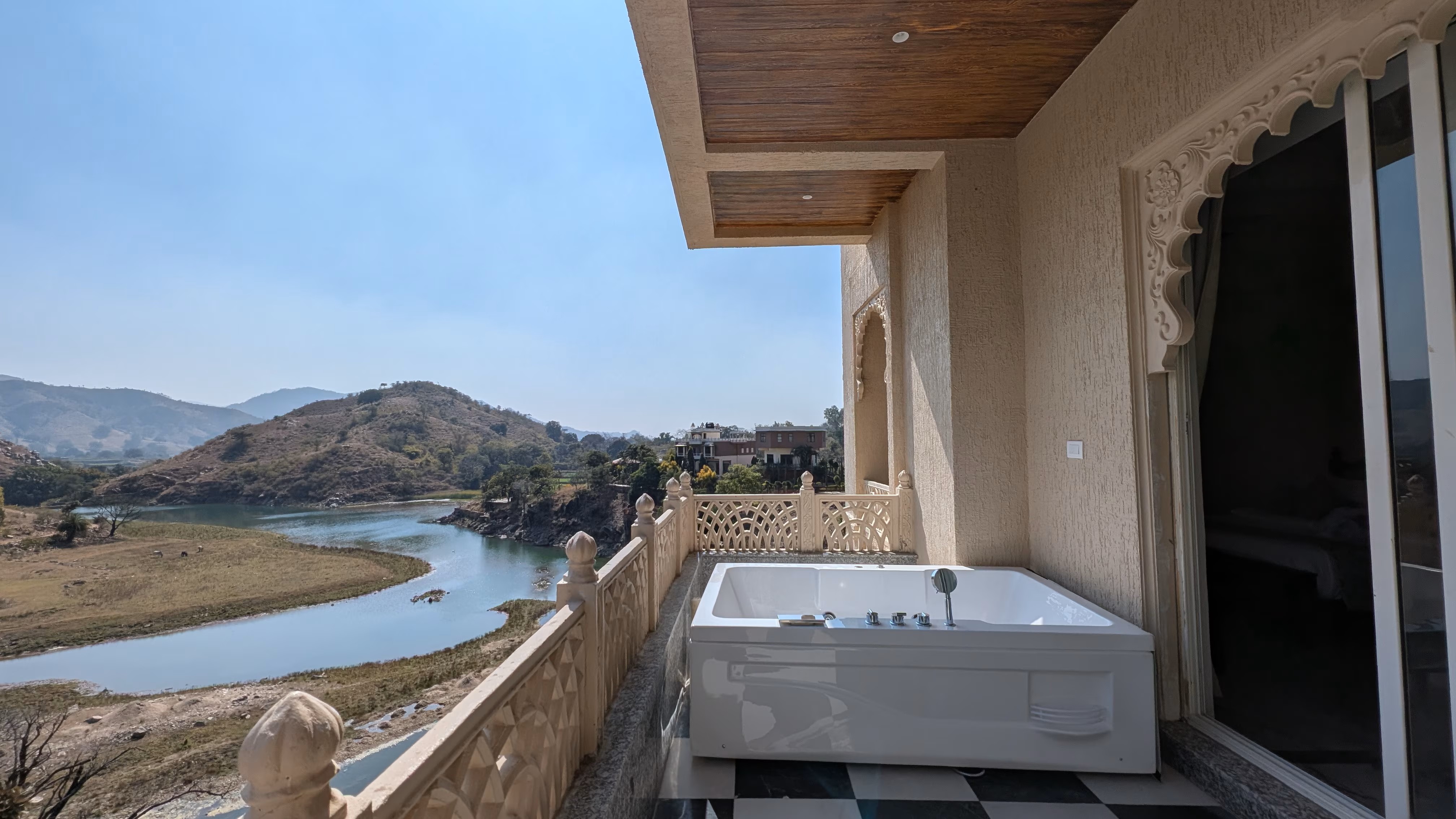 Trulyy The Kanooja Palace (Lake Facing) 𝗕𝗢𝗢𝗞 Kumbhalgarh Hotel