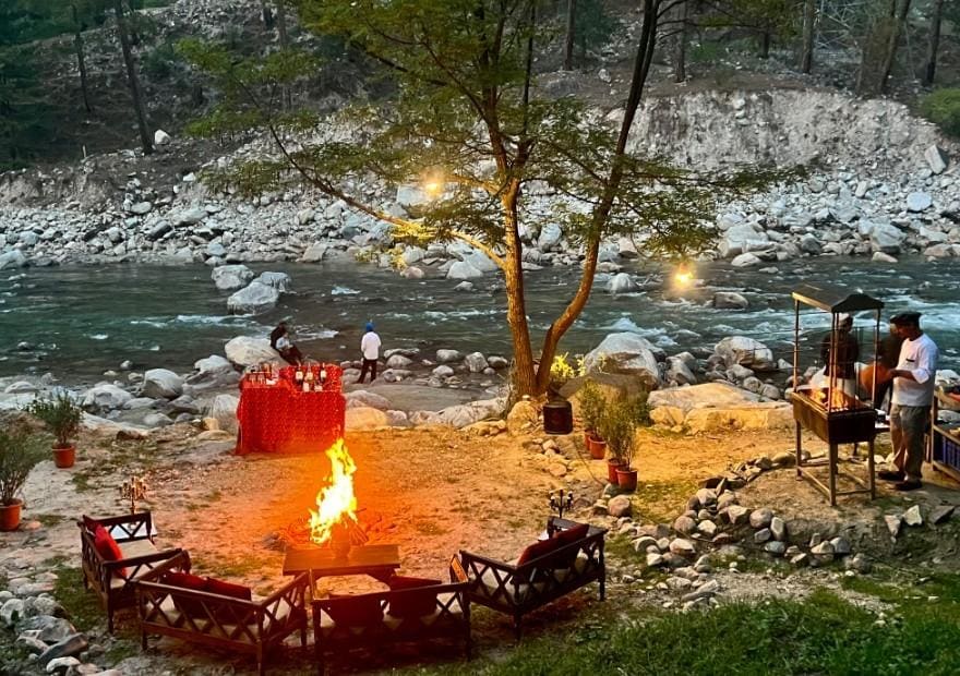 Kailasha-The Himalayan Village Resort 𝗕𝗢𝗢𝗞 Kasol Resort