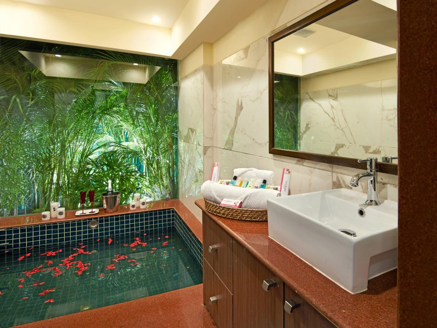Manas Resort with Petting Zoo 𝗕𝗢𝗢𝗞 Igatpuri Hotel