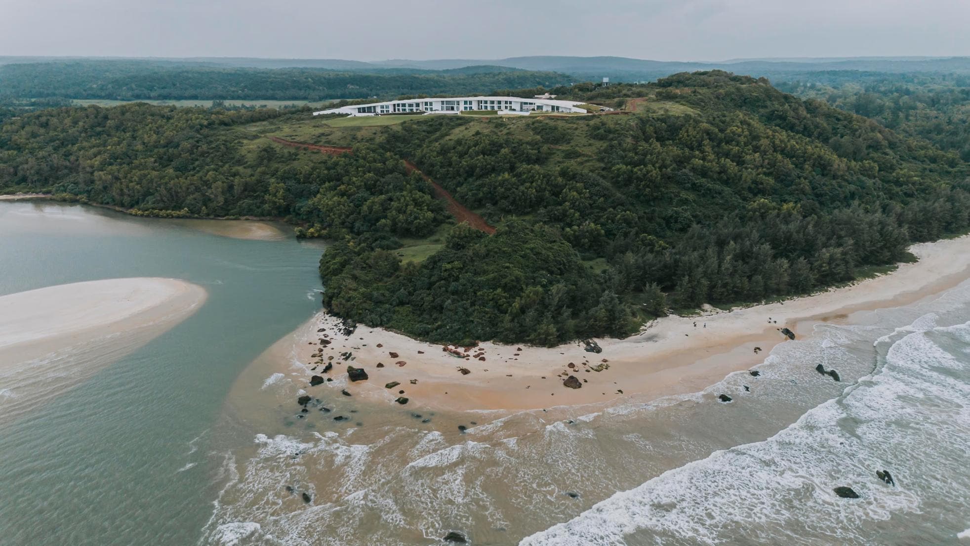 Araqila Beach Resort 𝗕𝗢𝗢𝗞 Vengurla Resort