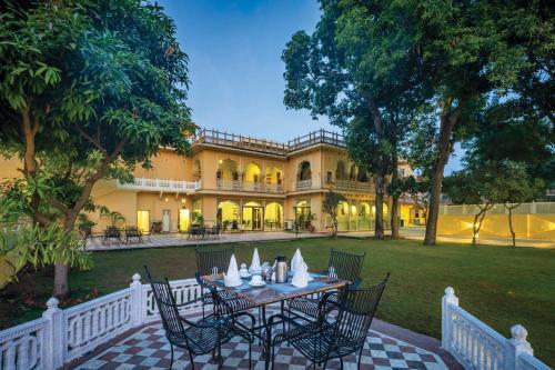 Chomu Palace Jaipur (A Heritage Hotel) 𝗕𝗢𝗢𝗞 Chomu Resort