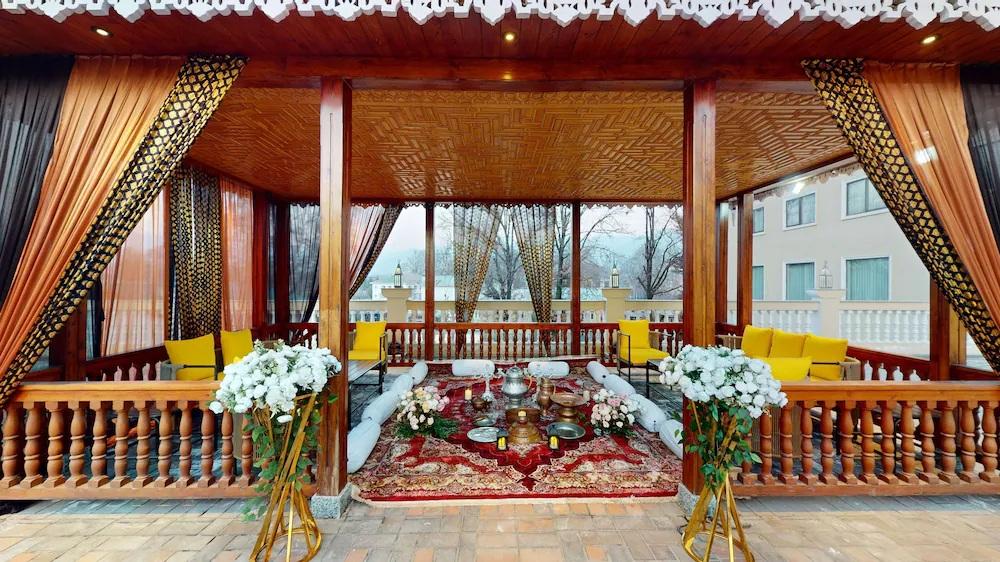 Radisson Collection Hotel & Spa, Riverfront Srinagar 𝗕𝗢𝗢𝗞 Srinagar Hotel