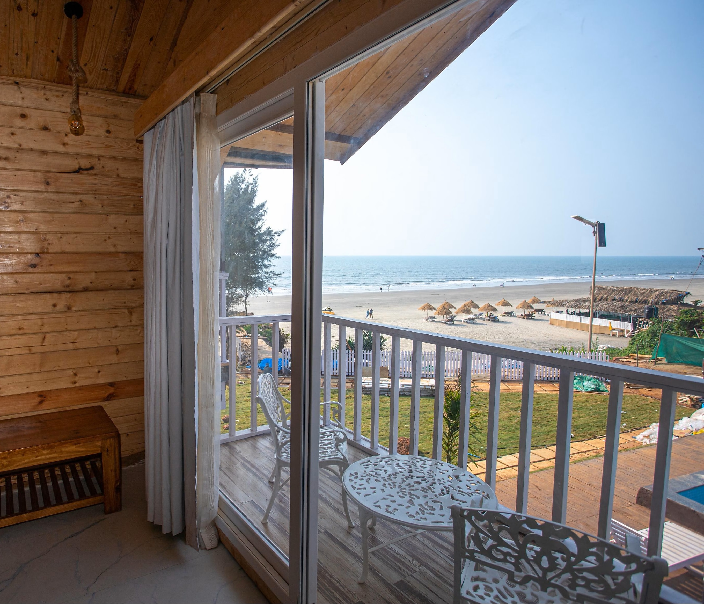 DALLAS BEACH RESORT GOA 𝗕𝗢𝗢𝗞 Goa Resort