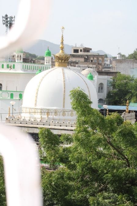 Ajmer Sharif Dargah (Moinuddin Chisti Tomb) - Photos, Timings & History
