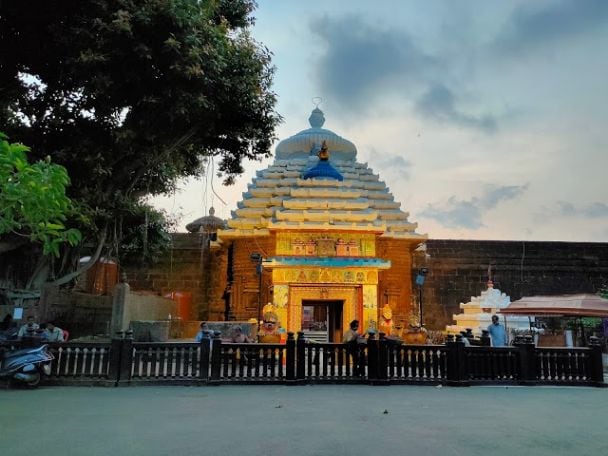 Lingaraj Temple, Bhubaneswar - Timing, History & Photos