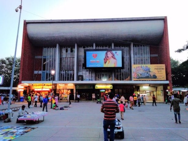 Sector 17 Market | Chandigarh - What to Expect | Timings | Tips - Trip ...