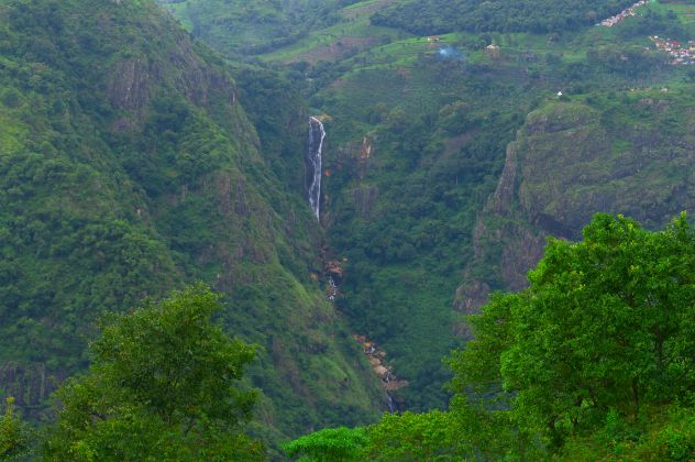 Trekking to Catherine Falls | Coonoor - What to Expect | Timings | Tips ...