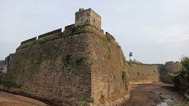Diu Fort | Diu - What to Expect | Timings | Tips - Trip Ideas by MakeMyTrip