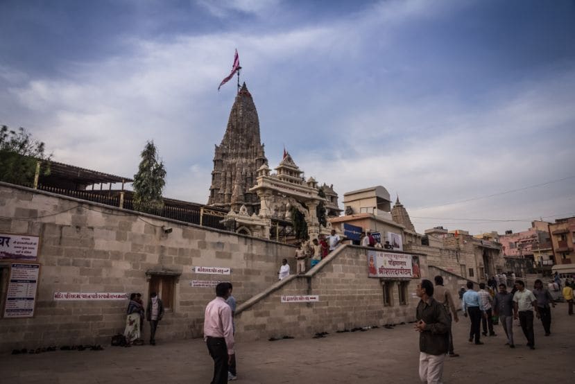 Dwarkadhish Temple, Dwarka - Timing, History & Photos