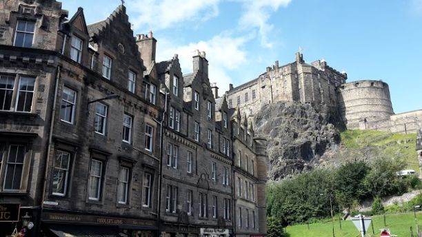Edinburgh Castle | Edinburgh - What to Expect | Timings | Tips - Trip ...