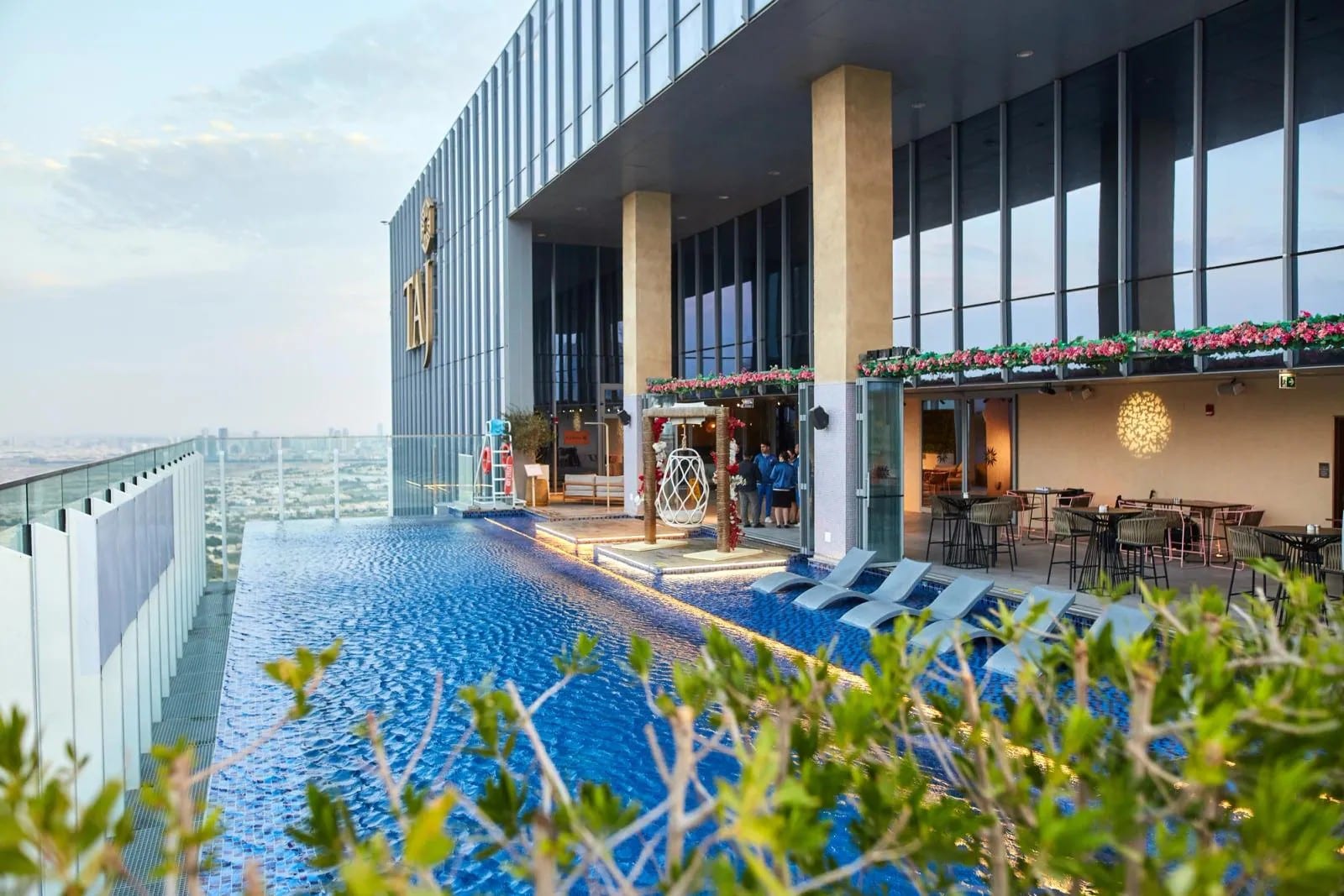 Taj Jumeirah Lakes Towers, Dubai 𝗕𝗢𝗢𝗞 Dubai Hotel 𝘄𝗶𝘁𝗵 𝗙𝗥𝗘𝗘 𝗖𝗮𝗻𝗰𝗲𝗹𝗹𝗮𝘁𝗶𝗼𝗻