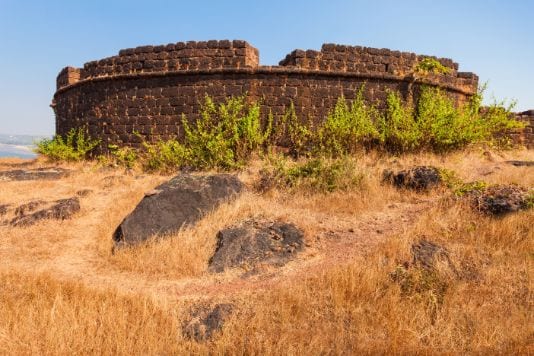 Chapora Fort | Goa - What to Expect | Timings | Tips - Trip Ideas by ...
