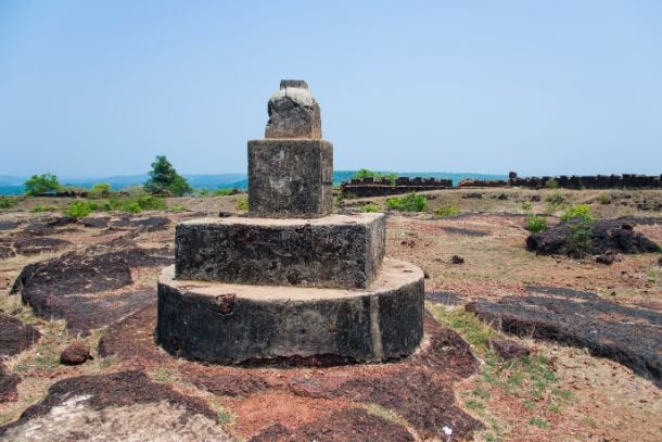 Chapora Fort | Goa - What to Expect | Timings | Tips - Trip Ideas by ...