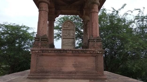 Trekking to Chanderi Fort | Karjat - What to Expect | Timings | Tips ...