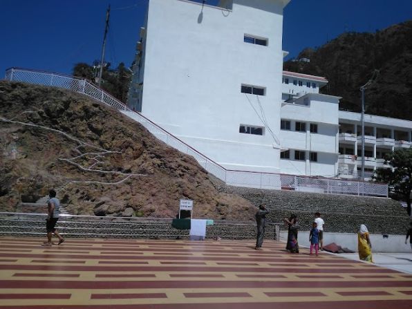 Ardh Kuwari Cave | Katra Vaishno Devi - What to Expect | Timings | Tips ...