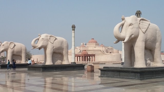 Spend Time at Ambedkar Memorial Park | Lucknow - What to Expect ...