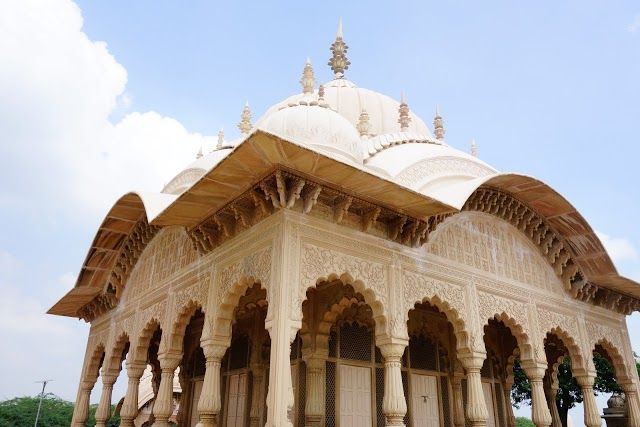 Kusum Sarovar | Mathura - What to Expect | Timings | Tips - Trip Ideas ...