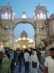 Iskcon Temple Mathura What To Expect Timings Tips Trip Ideas 
