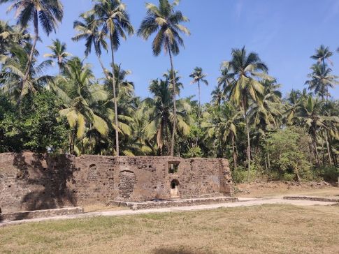 Revdanda Beach Fort, Murud Janjira - Things to Do, Timings & Photos