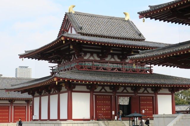 Shitennoji Temple, Osaka - Timing, History & Photos