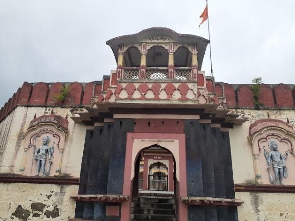 Seek Blessings at Parvati Hill Temple, Pune - Timing, History & Photos