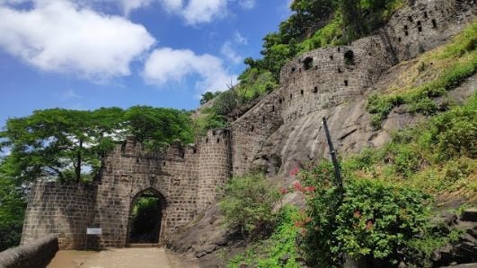 Trek to the 17th Century Shivneri Fort | Pune - What to Expect ...