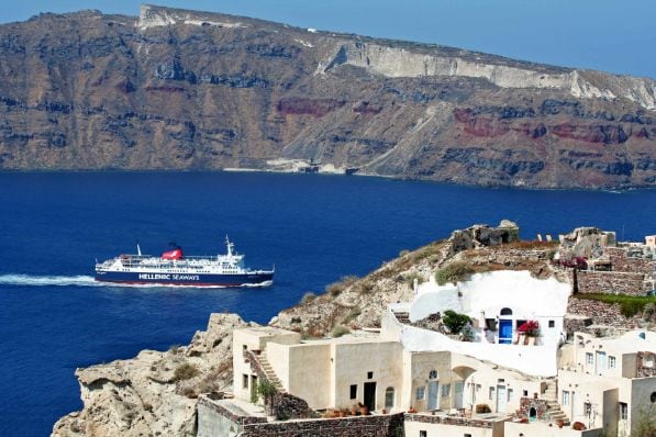Take a Caldera Cruise | Santorini - What to Expect | Timings | Tips ...