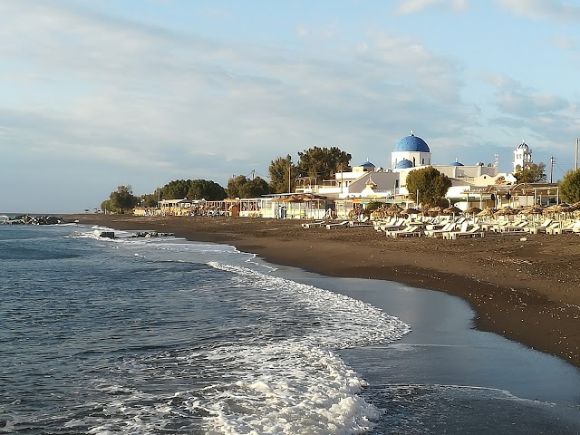 Perissa Black Sand Beach, Santorini - Things to Do, Timings & Photos