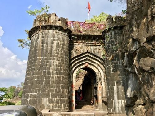 Ajinkyatara Fort | Satara - What to Expect | Timings | Tips - Trip ...