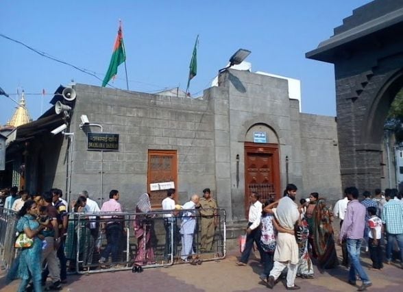 Shri Dwarkamai Temple, Shirdi - Timing, History & Photos