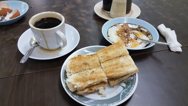 Tong Ah Eating House | Singapore - What to Expect | Timings | Tips ...