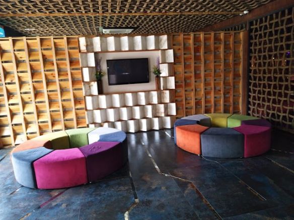 Retro Bistro | Surat - What to Expect | Timings | Tips - Trip Ideas by ...