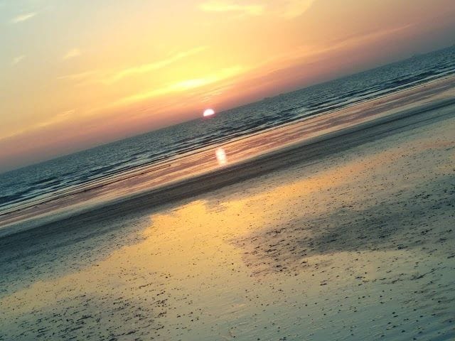 Umbergaon Beach, Surat - Things to Do, Timings & Photos