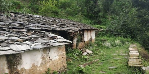 Una | Best Time to Visit | Top Things to Do | Book Your Trip - Travel ...