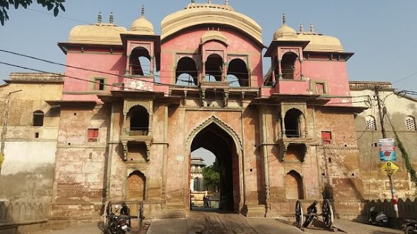 Visiting Ramnagar Fort | Varanasi - What to Expect | Timings | Tips ...