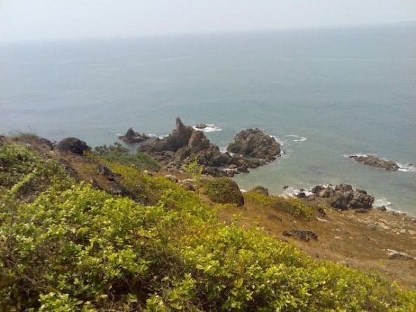 Tour the Nivti Fort and Beach, Vengurla - Things to Do, Timings & Photos